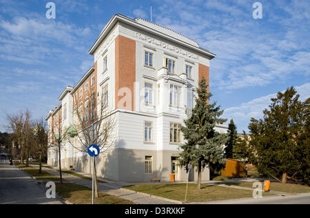 Main building of the Otto Wagner Hospital, Viennese Art Nouveau ...