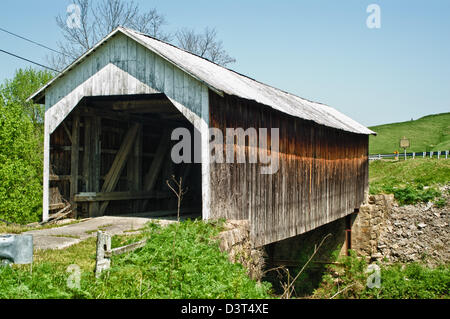 Hillsboro Covered Bridge (also known as the Grange City Covered Bridge ...