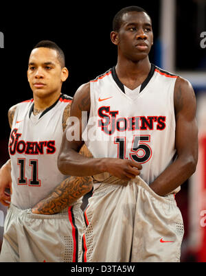 New York City, New York, Feb 15, 2018: Food vendor cart in New York ...