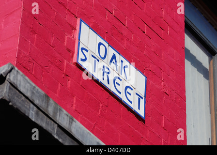 Oak Road street name Stock Photo - Alamy
