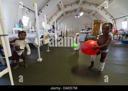 children playing with balloon in the burn unit in Drouillard Hospital ...