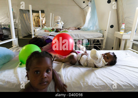 children playing with balloon in the burn unit in Drouillard Hospital ...