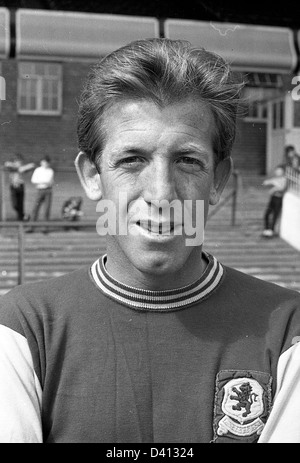 Peter Broadbent Aston Villa FC footballer 1968 Stock Photo - Alamy