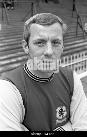 Alan Deakin Aston Villa FC footballer 1967 Stock Photo - Alamy