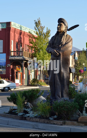 Chief Joseph bronze statue, by Georgia Bunn, Joseph, Oregon Stock Photo ...