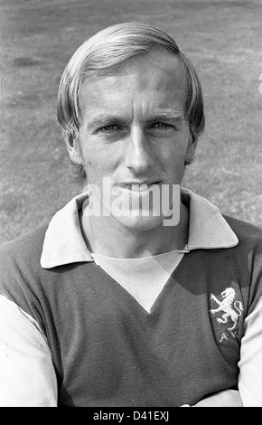 Ray Graydon Aston Villa football club footballer 1974 Stock Photo - Alamy