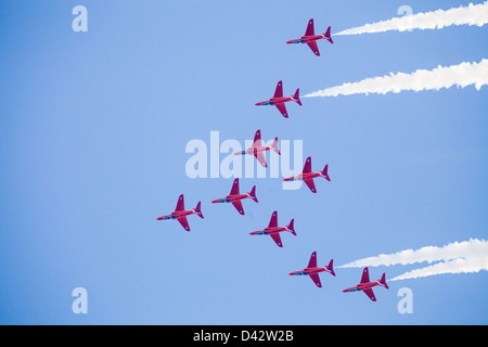 Red Arrows Complete First 9 Ship display practice for the 2013 Season ...