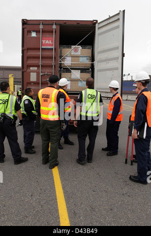 CBP Port of Entry Inspection Station Stock Photo - Alamy