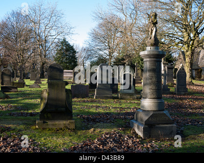 Gravestones at Chadderton Cemetery, Oldham Stock Photo - Alamy