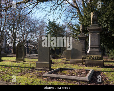 Gravestones at Chadderton Cemetery, Oldham Stock Photo - Alamy