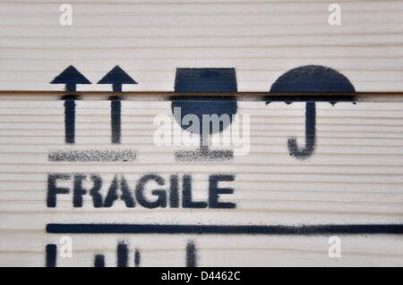 Fragile Keep Dry with Up Arrows, Umbrella, Broken Glass Symbol Stock ...