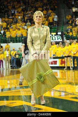 Baylor head coach Kim Mulkey watches from the bench during an NCAA ...