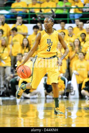 WACO, TX - MARCH 04: Baylor Bears guard Jayden Nunn (2) pulls up to ...