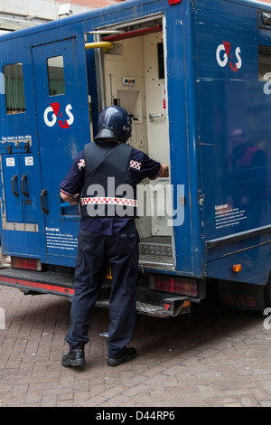G4S cash collection services in Liverpool, Merseyside, UK Stock Photo ...