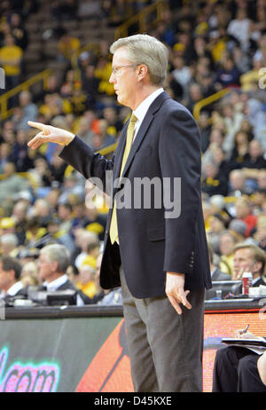 Iowa head coach Fran McCaffery walks off the court after an NCAA ...