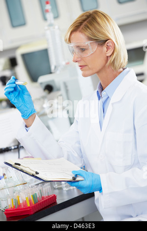 Scientist working at the laboratory Stock Photo - Alamy