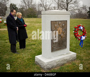 Memorial to Challenger space shuttle disaster, Arlington National ...