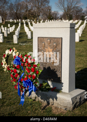 Memorial to Challenger space shuttle disaster, Arlington National ...