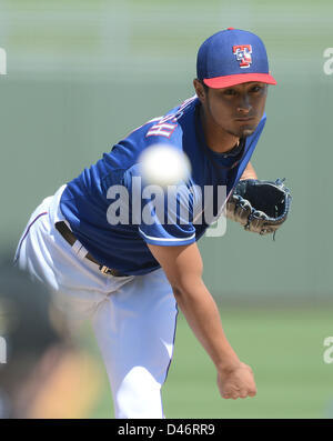 Yu Darvish, San Diego Padres of MLB pitcher, is besieged by autographs ...
