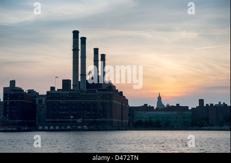 Con Edison power plant, Skyline, East River, Manhattan, New York City ...