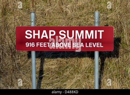 Shap Summit on the west coast mainline. A Virgin trains pendolino ...