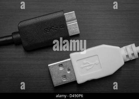 White USB and black USB SS Stock Photo - Alamy