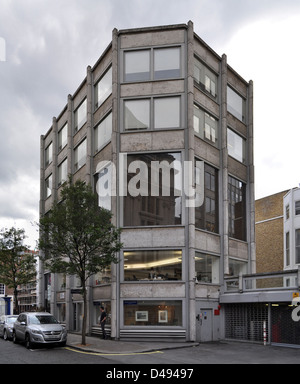 The Economist Building in London, designed by Peter and Alison Smithson ...
