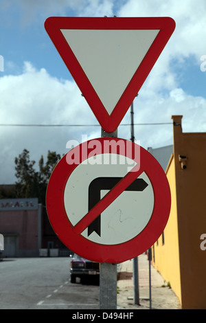 give way yield sign Stock Photo - Alamy