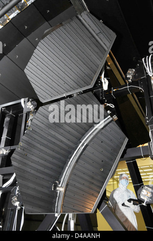 JWST mirrors arrive at NASA Marshall Space Flight Center for cryogenic ...