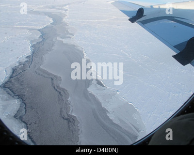 NASA's Operation IceBridge surveys the Greenland ice sheet using ...