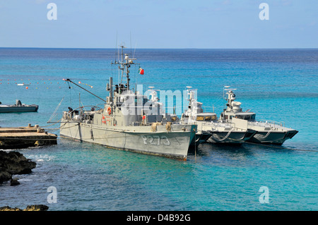 CARIBBEAN SEA - Mexican Navy ship ARM Independencia (P-163) leading ...
