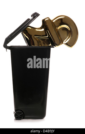 throwing away twenty pound note cut out Stock Photo - Alamy