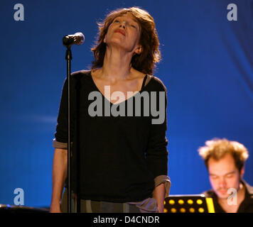 British singer Jane Birkin performs during her tour kick-off Berlin, 10 ...