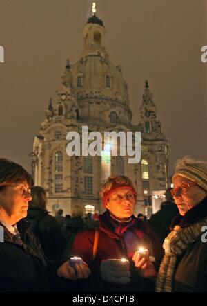 Dresden 1945 / Bomb victims Stock Photo - Alamy