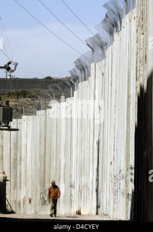 Israeli security wall, near Bethlehem, West Bank, Palestine, Israel ...