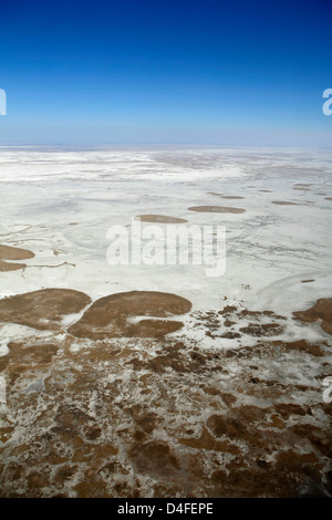 The Makgadikgadi salt Pan, northeastern Botswana Stock Photo - Alamy