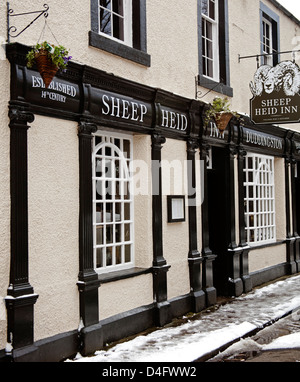 Duddingston village, Edinburgh Stock Photo - Alamy