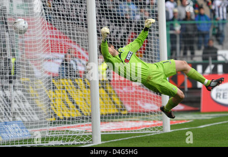 Goalie Christofer Heimeroth of German Bundesliga club Borussia ...