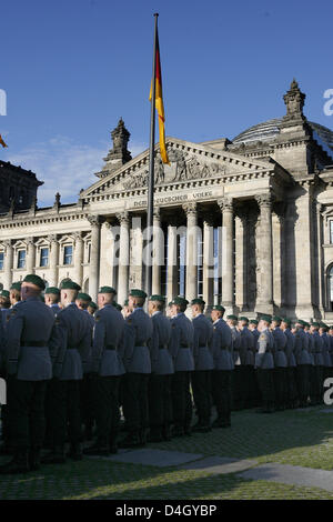 Recruits of the German Bundeswehr take the official oath in front of ...