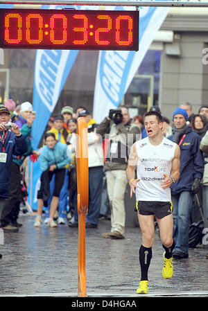 Thomas Dold, world champion in stair climbing, runs backwards during ...