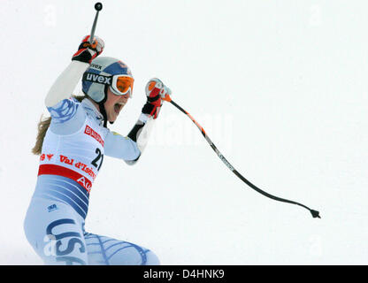 United States' Lindsey Vonn celebrates taking third place in an alpine ...