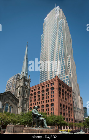 MAYOR TOM JOHNSON STATUE PUBLIC SQUARE DOWNTOWN CLEVELAND OHIO USA ...