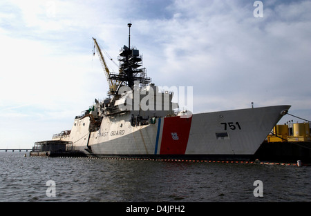 U.S. Coast Guard Cutter Waesche in the navigates the Gulf of Mexico ...