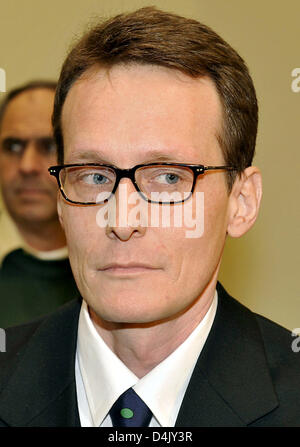 Defendant of the ?Klatten-Trial? Helg Sgarbi (C) enters a court room ...