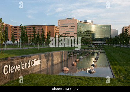 ENTRANCE SIGN REFLECTING POOL (©PETER WALKER & PARTNERS 2008) MILLER ...
