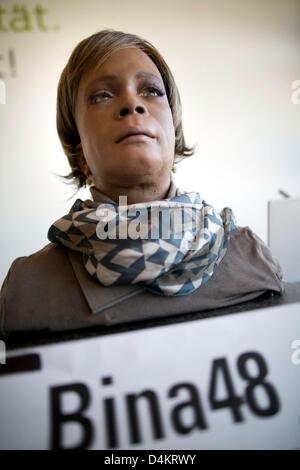 Wetzlar, Germany. 15th March 2013. The robot lady Bina48 talks to her ...