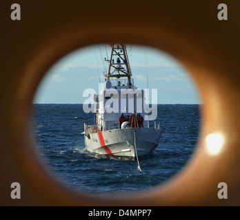 Coast Guard crewmembers work alongside New York State Department of ...