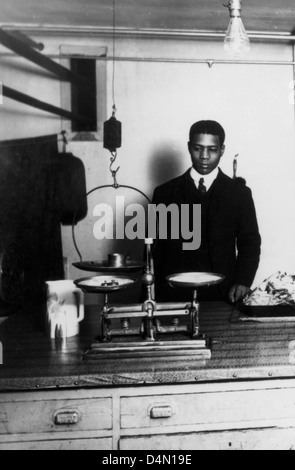 The Poison Squad, led by William R. Carter under the guidance of Harvey ...