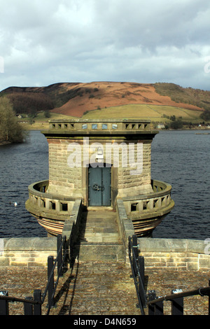 draw off towers ladybower dam reservoir derbyshire england uk Stock ...
