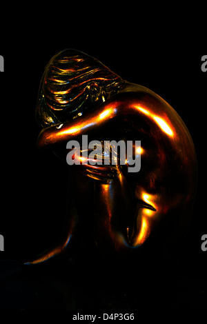statue lady woman crying Stock Photo - Alamy